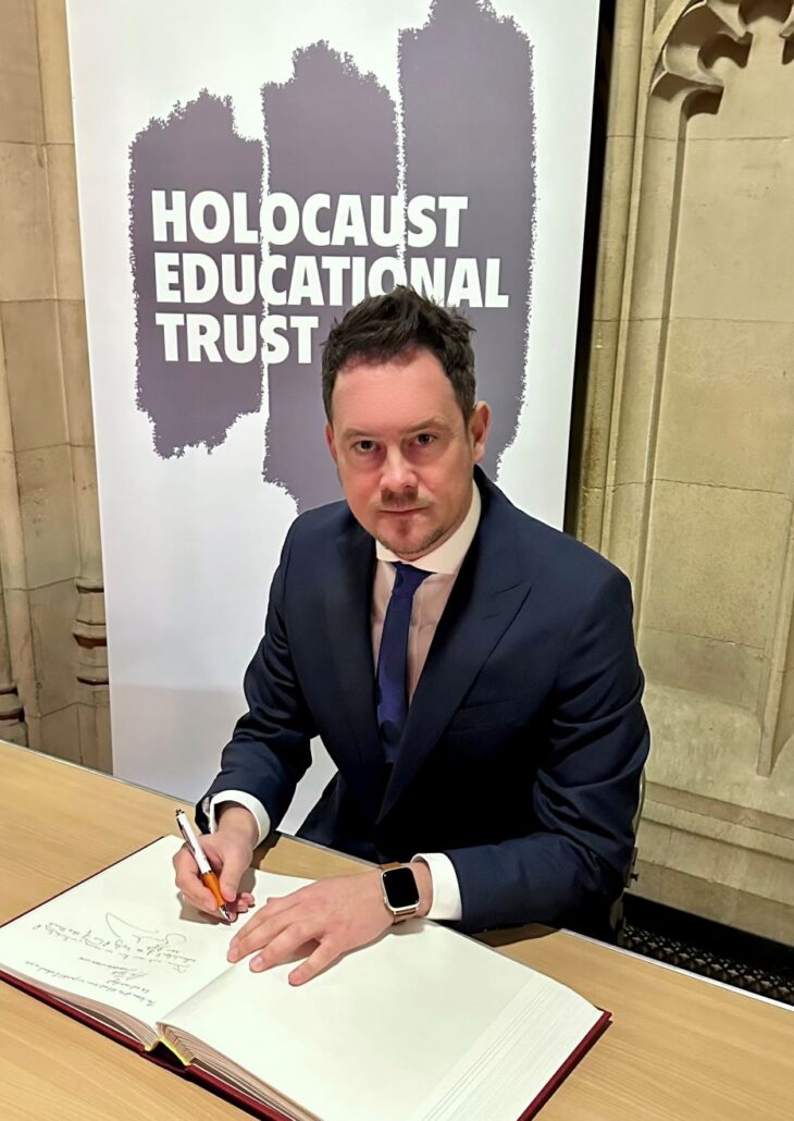 Stephen Morgan MP signs Holocaust Educational Trust Book of Commitment ...